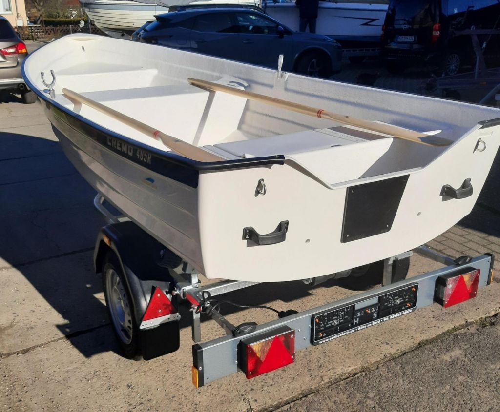 Crescent - Crescent Boote - Cremo 405 R - SEEBOOTECH